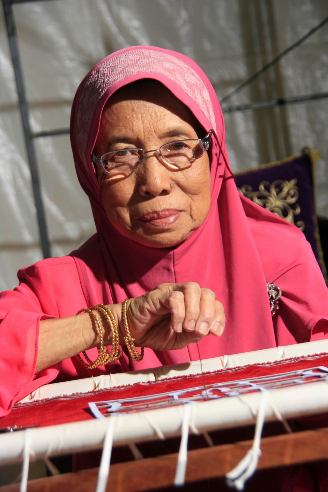 Pengiktirafan Tokoh: Pengalaman, Penglibatan dan Pencapaian Azizah Yusof