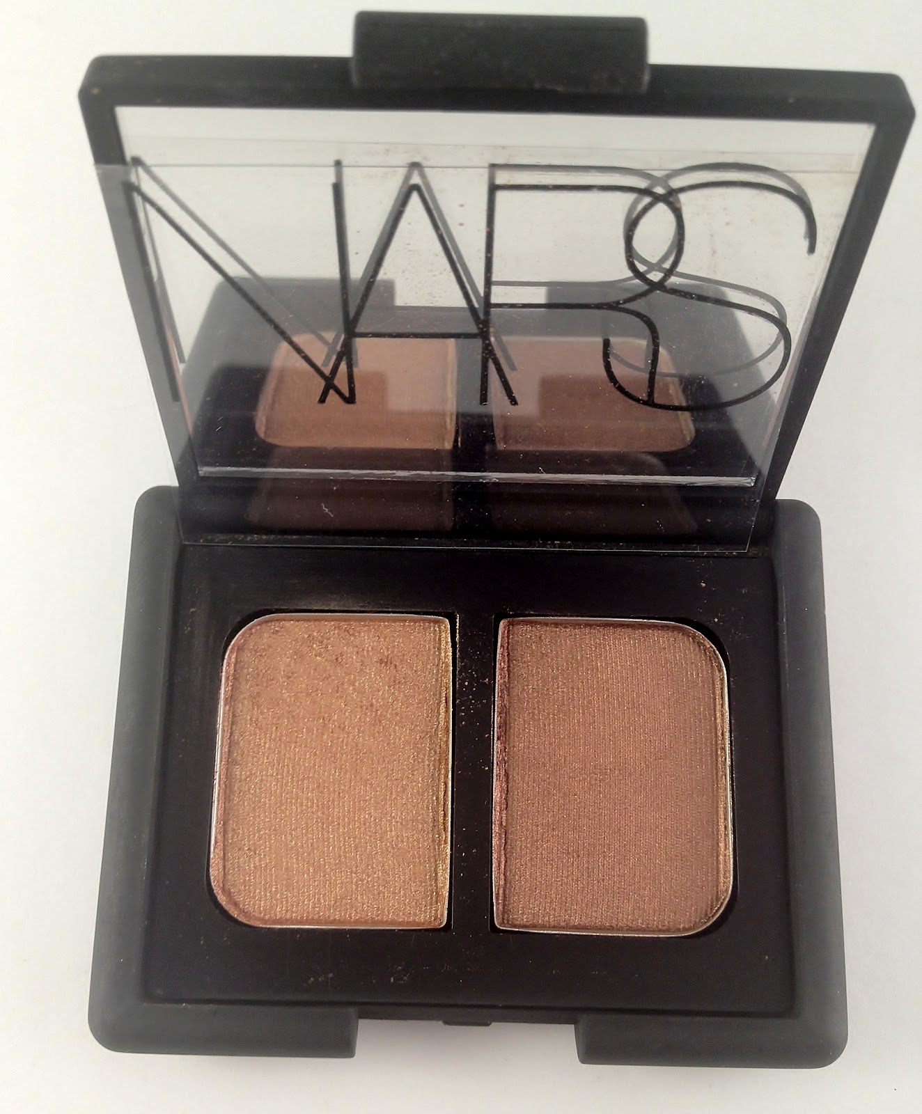 Omorfia....What I Call Beauty!: REVIEW: NARS Isolde Eye Shadow Duo ($38.00)