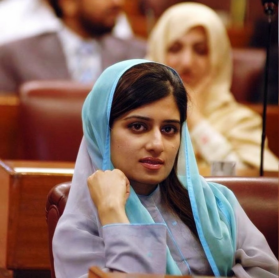 Pakistani Politician Hina Rabbani Khar Biography and Photo Gallery