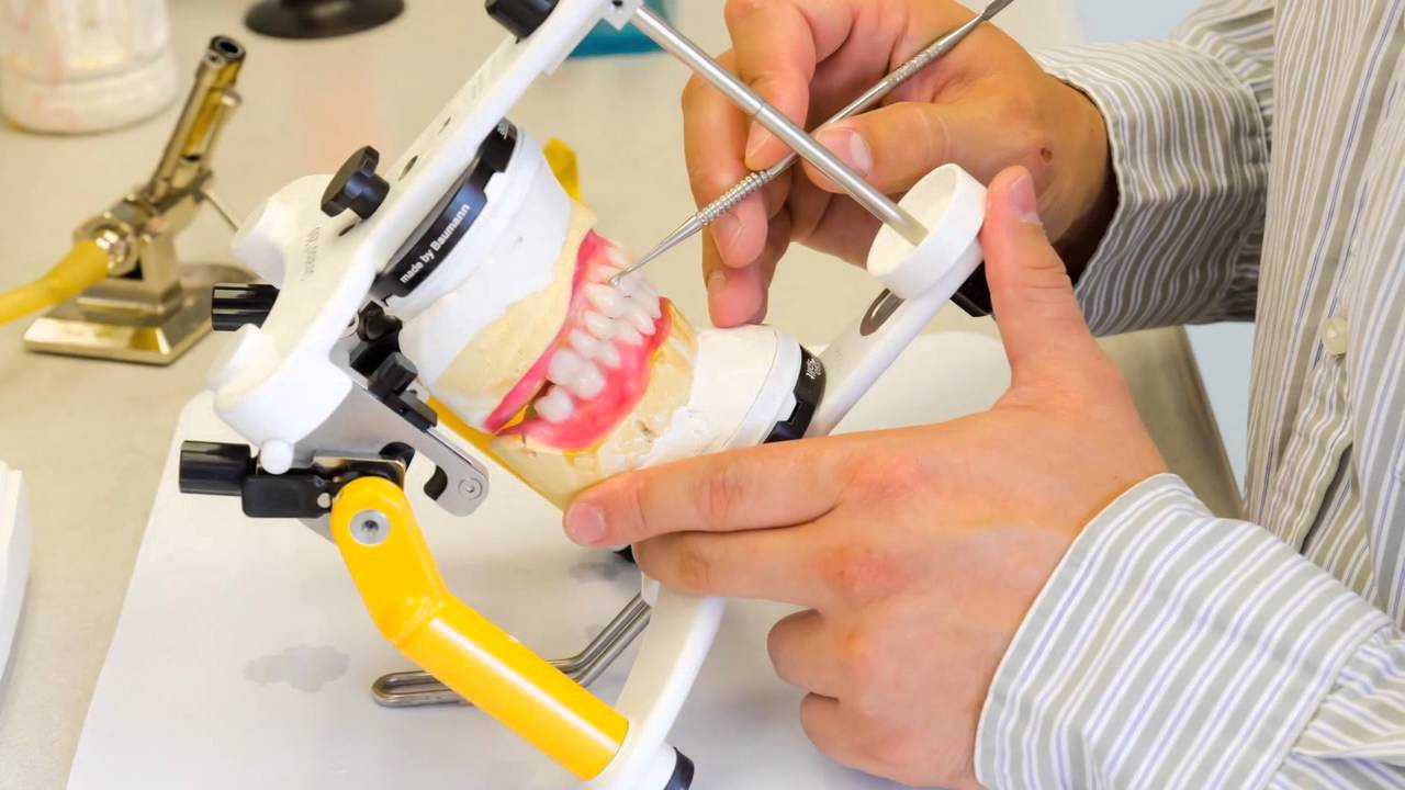 Comment devenir un denturologiste • SoinDentaire
