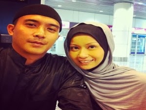 Aaron Aziz bersyukur isteri ambil keputusan berhijab - Unikversiti