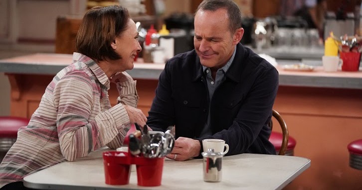 The Connors - Episode 2.15 - Beards, Thrupples and Robots - Promotional ...