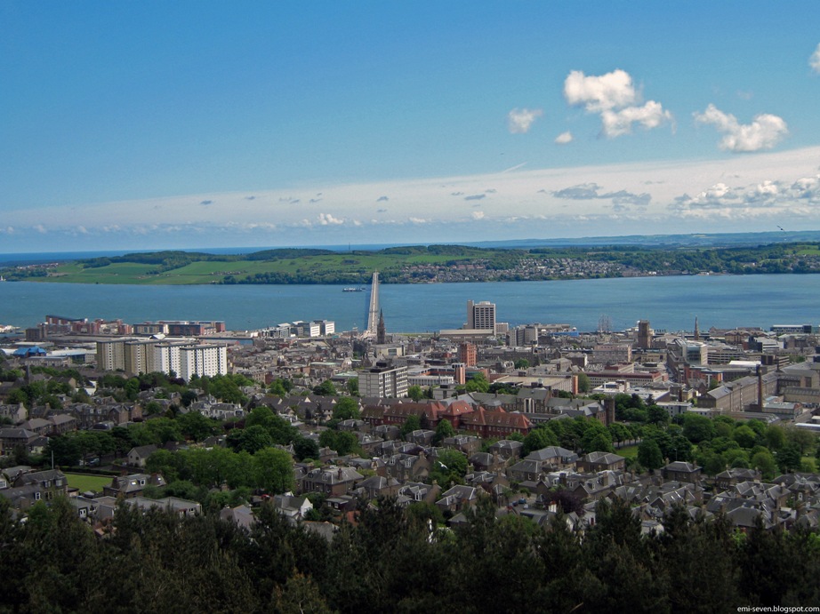Emi Seven - Photography & Notes: Dundee, Scotland