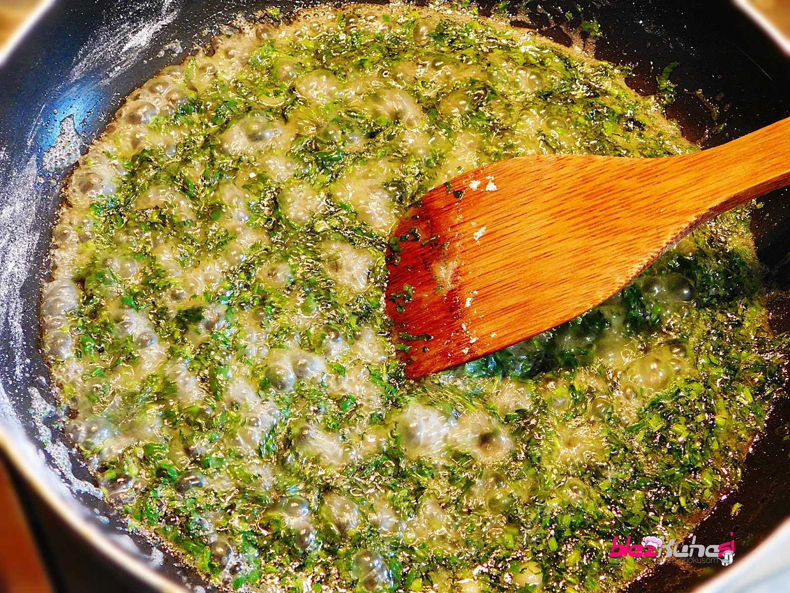 Strjenka s karameliziranim pehtranom | BLAŽ KUHA - kuharski blog