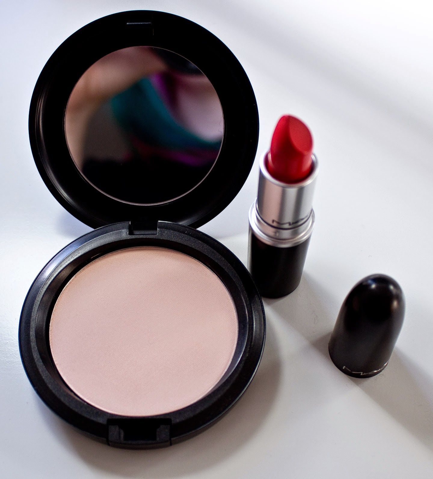 WARPAINT and Unicorns: MAC Red Red Red Collection Beauty Powder in Hot ...