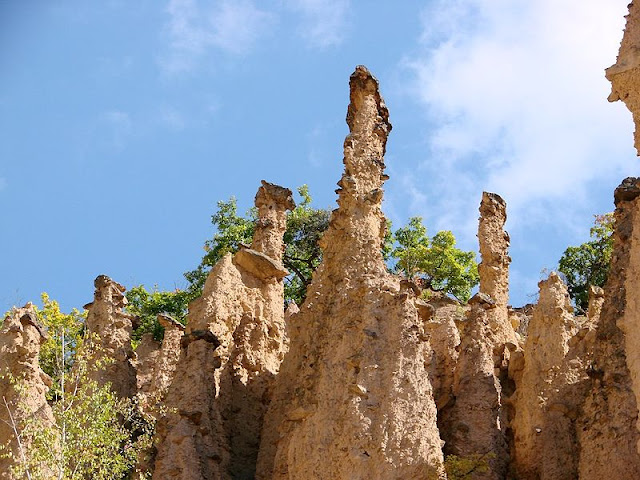 Devil’s Town and the Village of Blood ~ Kuriositas