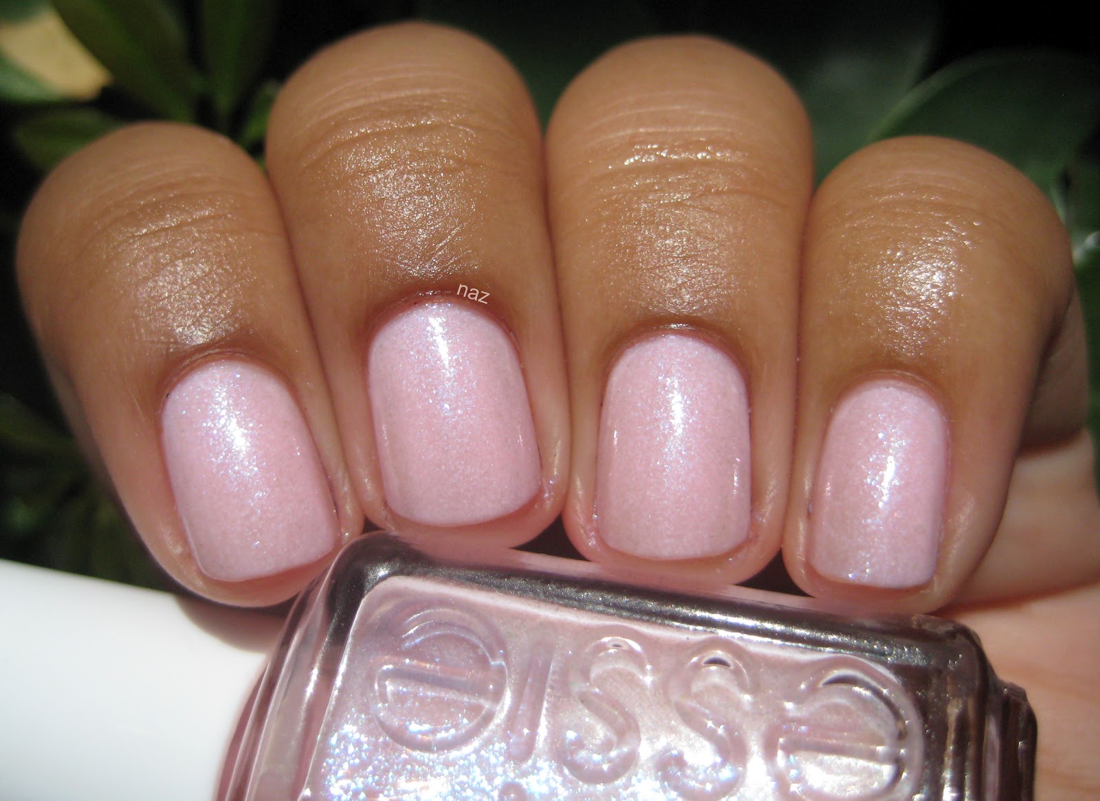 Naz's Nails: Essie Pink a Boo