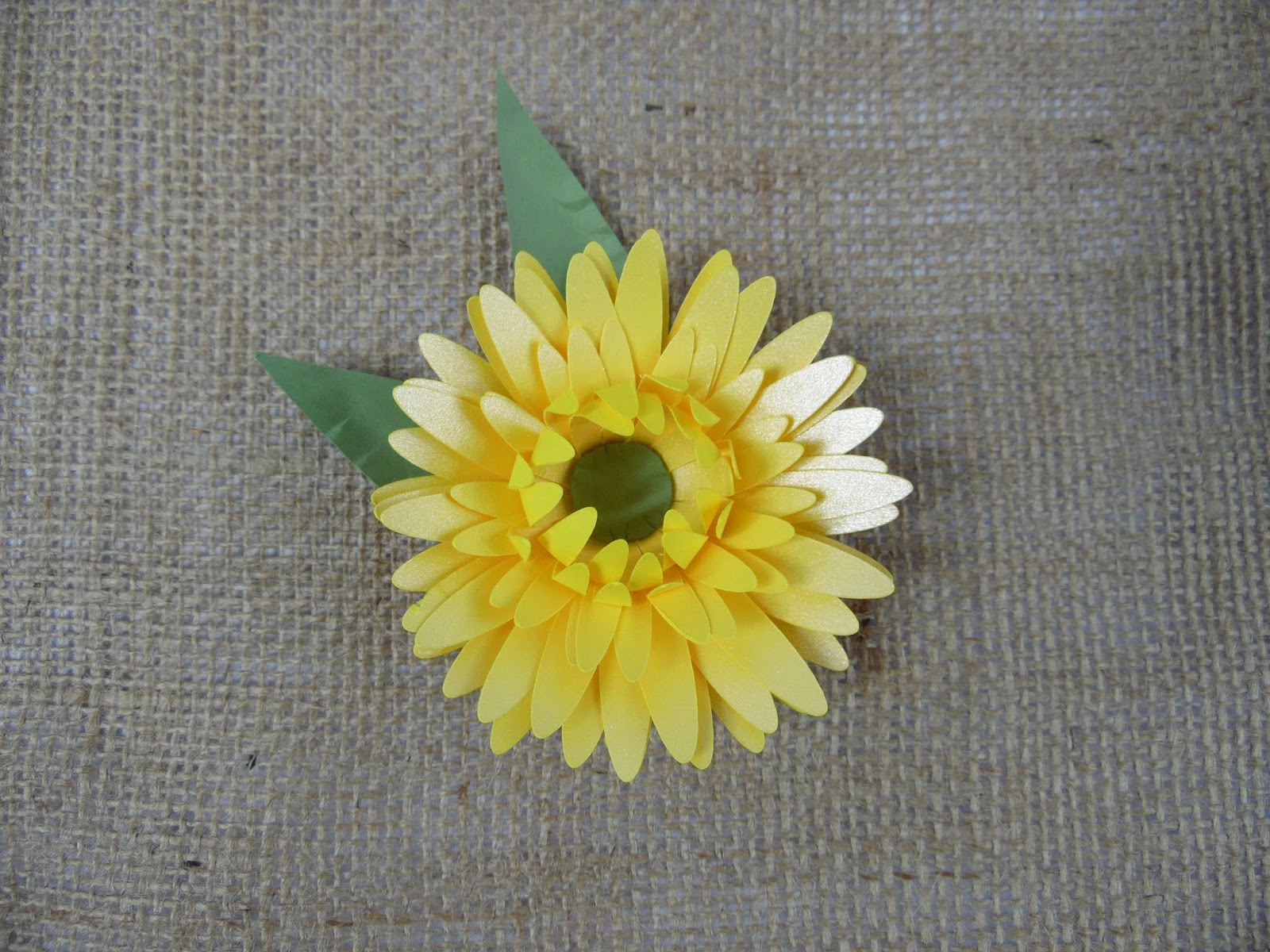 Mama's Gone Crafty: The Perfect Paper Daisy
