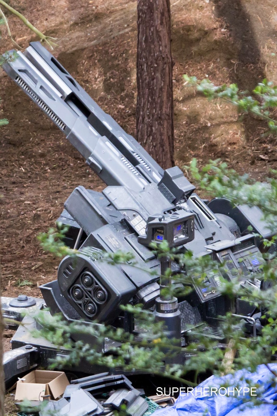 AVENGERS: AGE OF ULTRON Set Photos Show THOR Smashing an Artillery Cannon