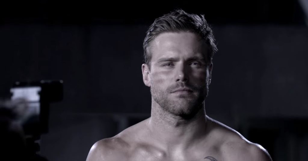 Modello Invictus Paco Rabanne ~ Promo Sconto Chanel Uomo