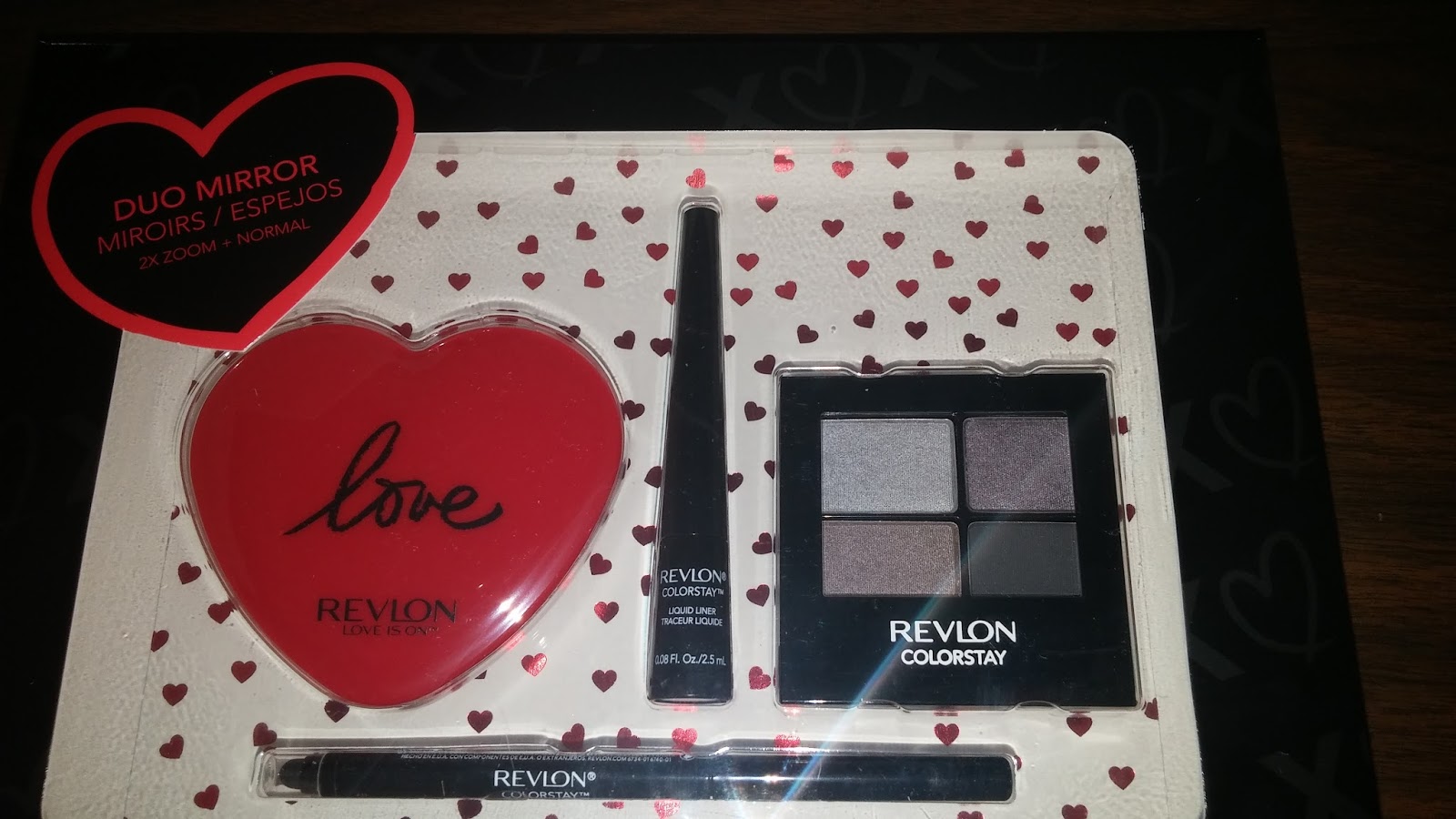 Just the life of a make-up junkie! : Revlon love is on deluxe gift set