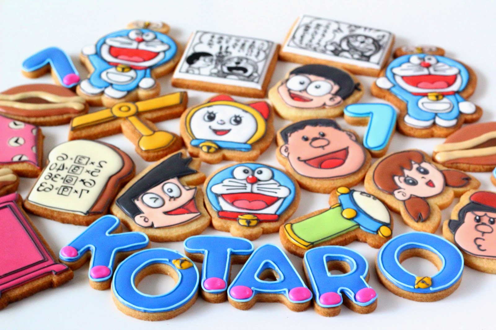 Sweeten your day.: ドラえもんのアイシングクッキー DORAEMON icing cookies!