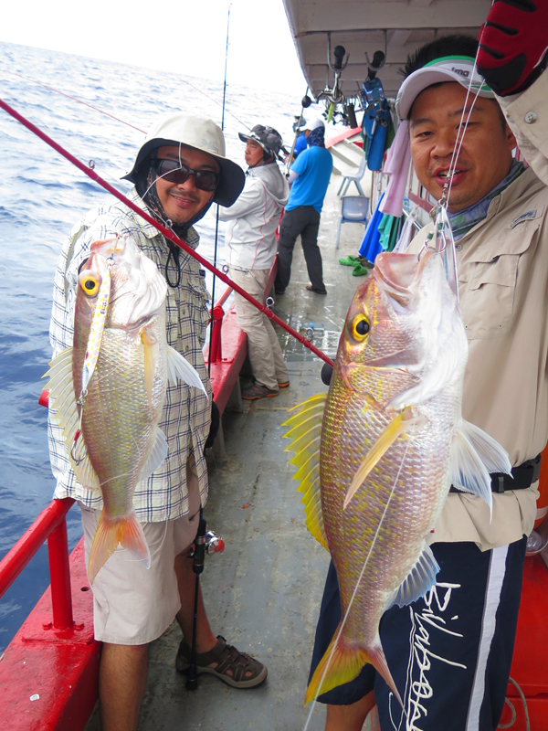 Tackle Source: DEEP DROP SLOW PITCH JIGGING!