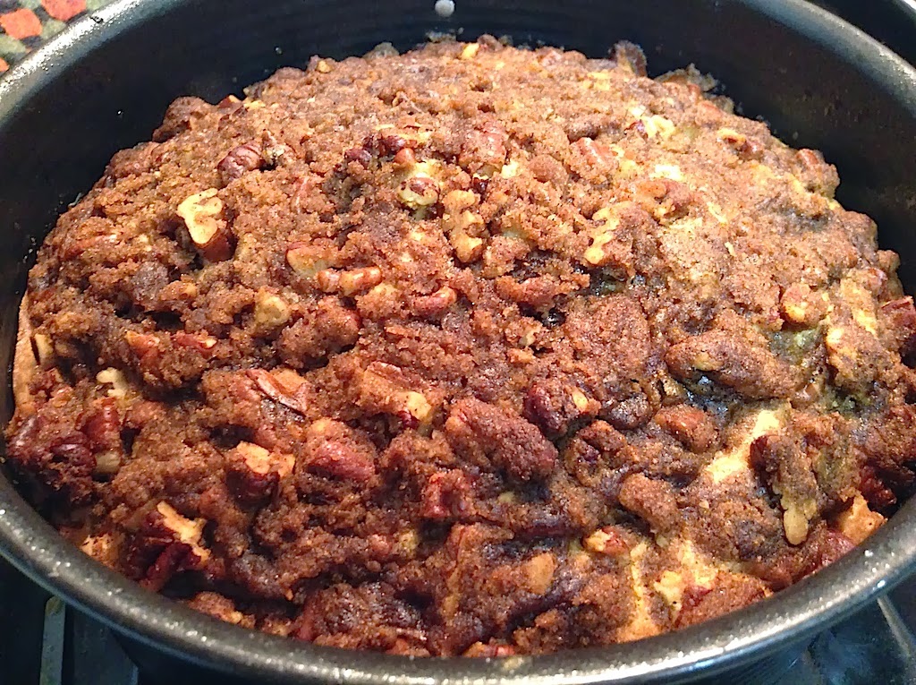 Kitchen Bounty: Cinnamon-Pecan Coffee Cake