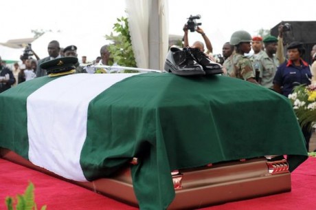 Photos from Dim Odumegwu Ojukwu's Burial ~ Welcome to Chima's Blog