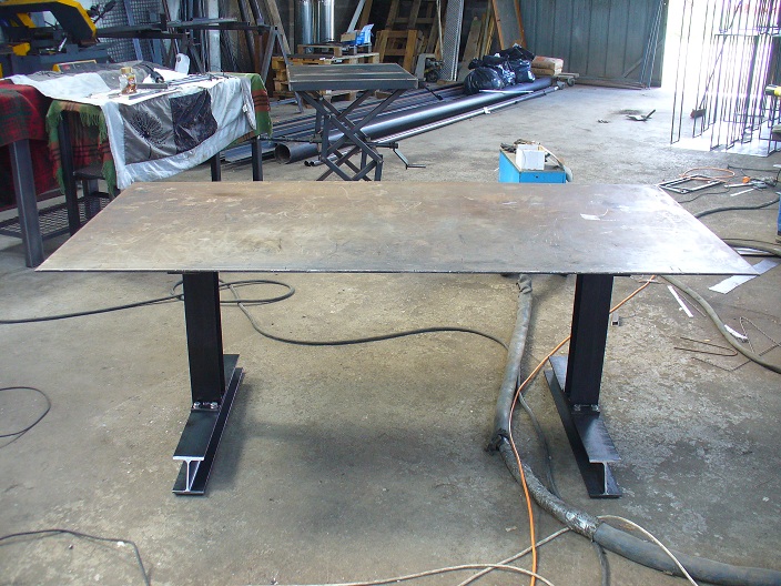 Vincent Brix - Créations - Mobilier en acier - Ambiance indus: Table d ...