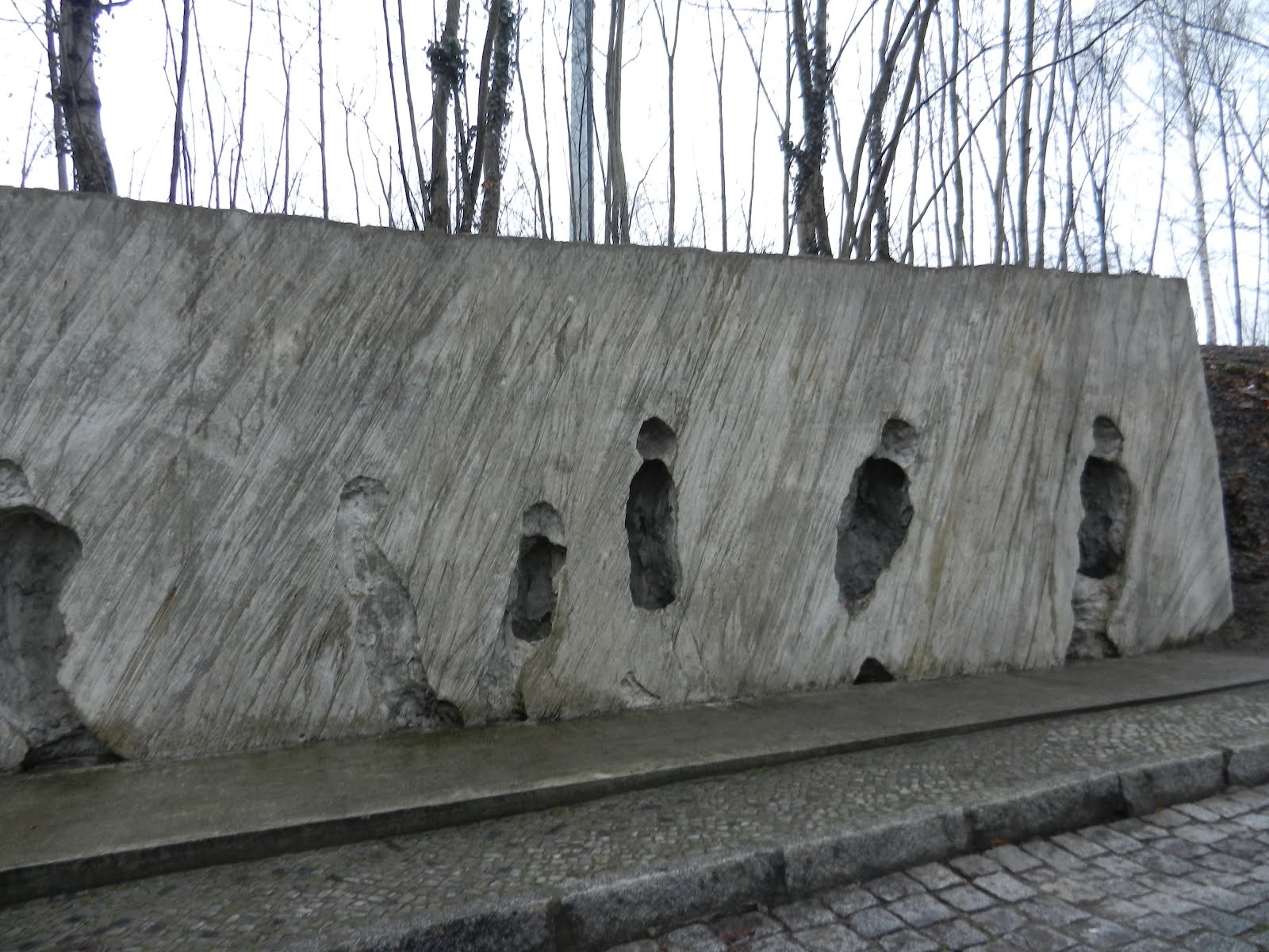 Devoir de mémoire à Berlin: Der Gleis 17 am Bahnhof Grunewald : Le quai ...