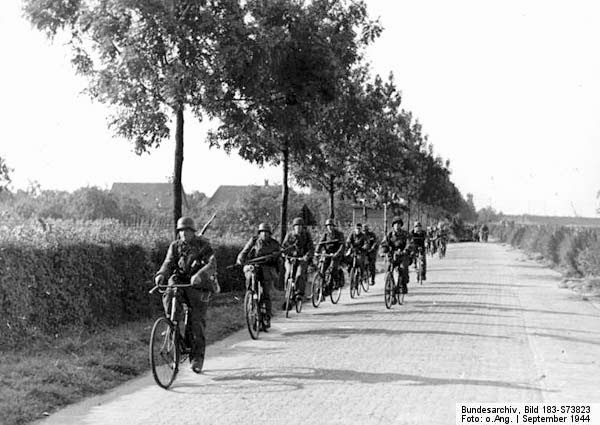 World War II History: Bicycle mounted Waffen-SS Soldaten (SS Soldiers ...