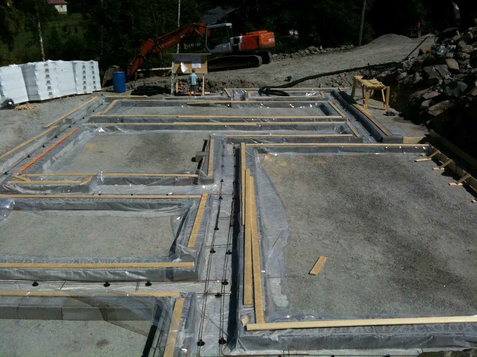 musta peltikatto: Anturamuotit