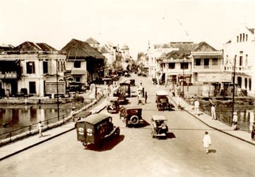 Jejak Tewasnya Brigjen AWS. Mallaby di Jembatan Merah - Surabaya ...
