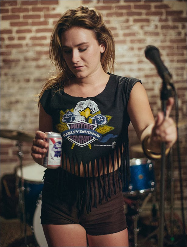 Still Got The Fever: No Sinner : Colleen Rennison - hot blues in hot pants