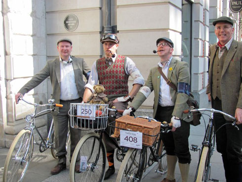 Perth Vintage Cycles: The Tweed Ride phenomenon