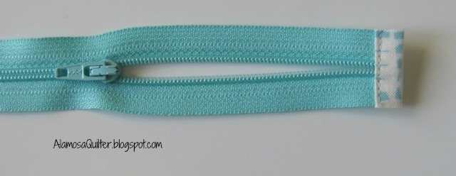 Alamosa Quilter: My Basic Zipper Bag :: A Tutorial {Photo Heavy}