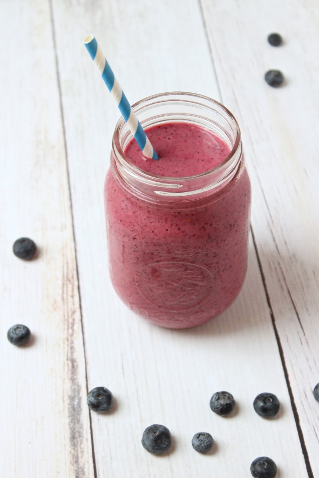 Very Berry Vanilla Smoothie - The Busy Baker