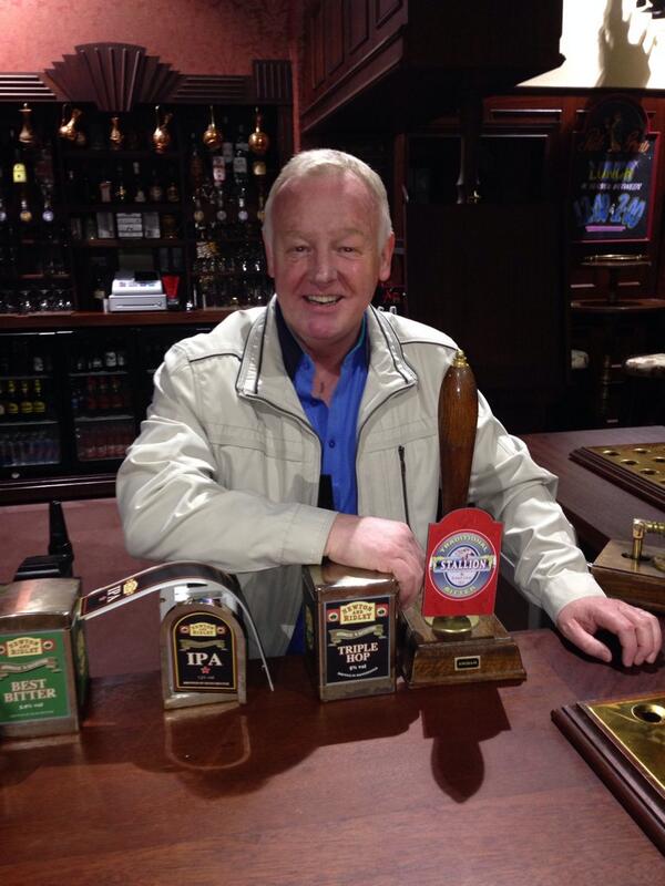 Coronation Street Blog: Les Dennis films final scenes on Coronation Street