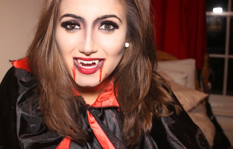 Halloween: Vampire Look - A LITTLE OBSESSED