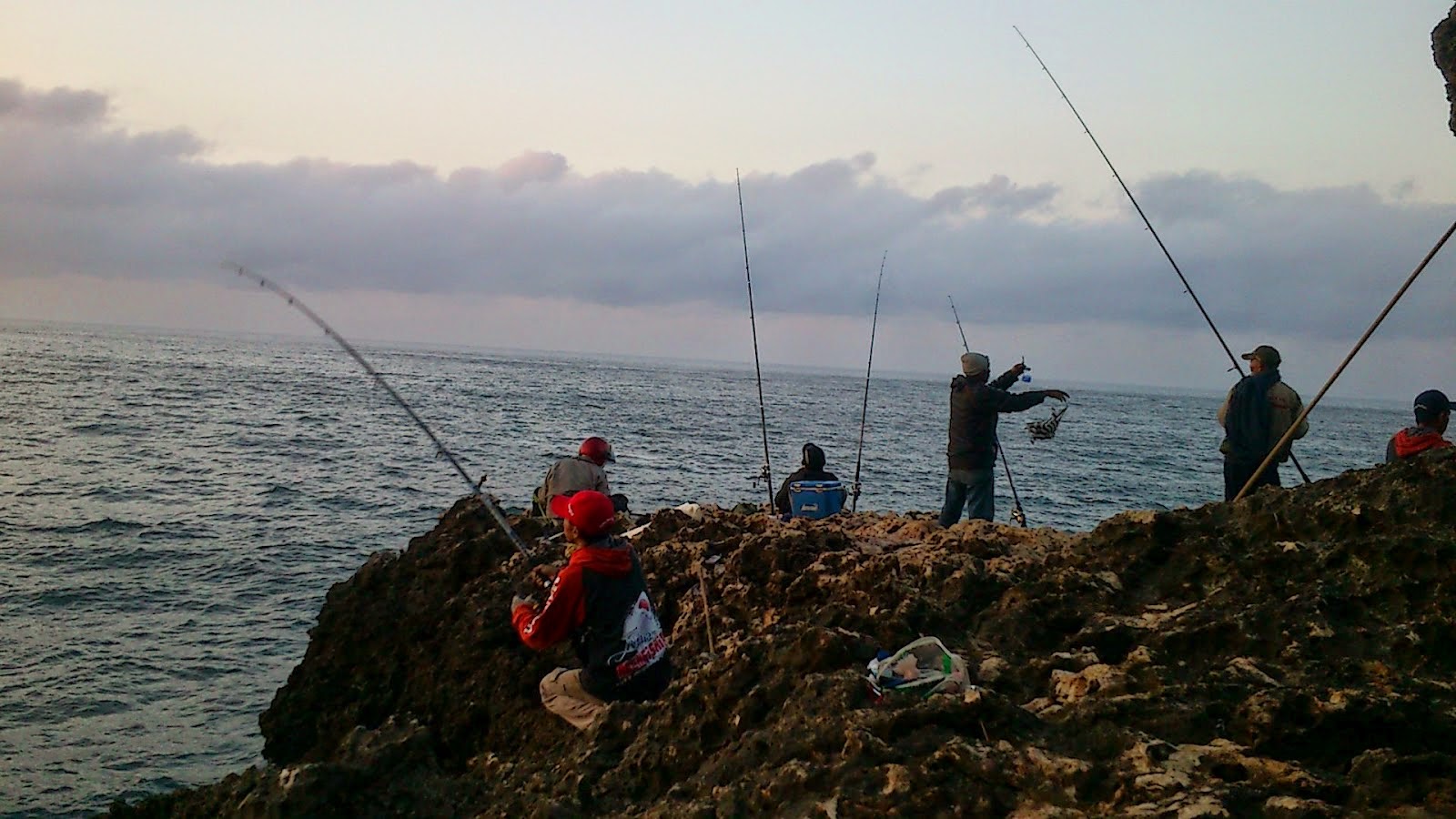WARTA PANCING: Ragam Cara & Metode Memancing Ikan Di laut