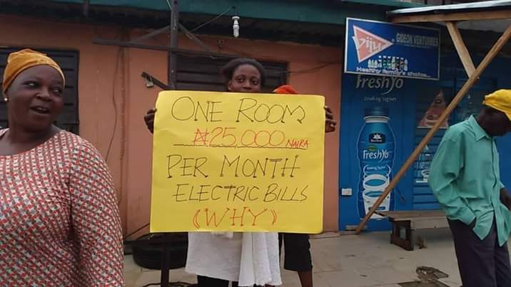 Photos: Residents of Ikorodu community protest 19 days blackout