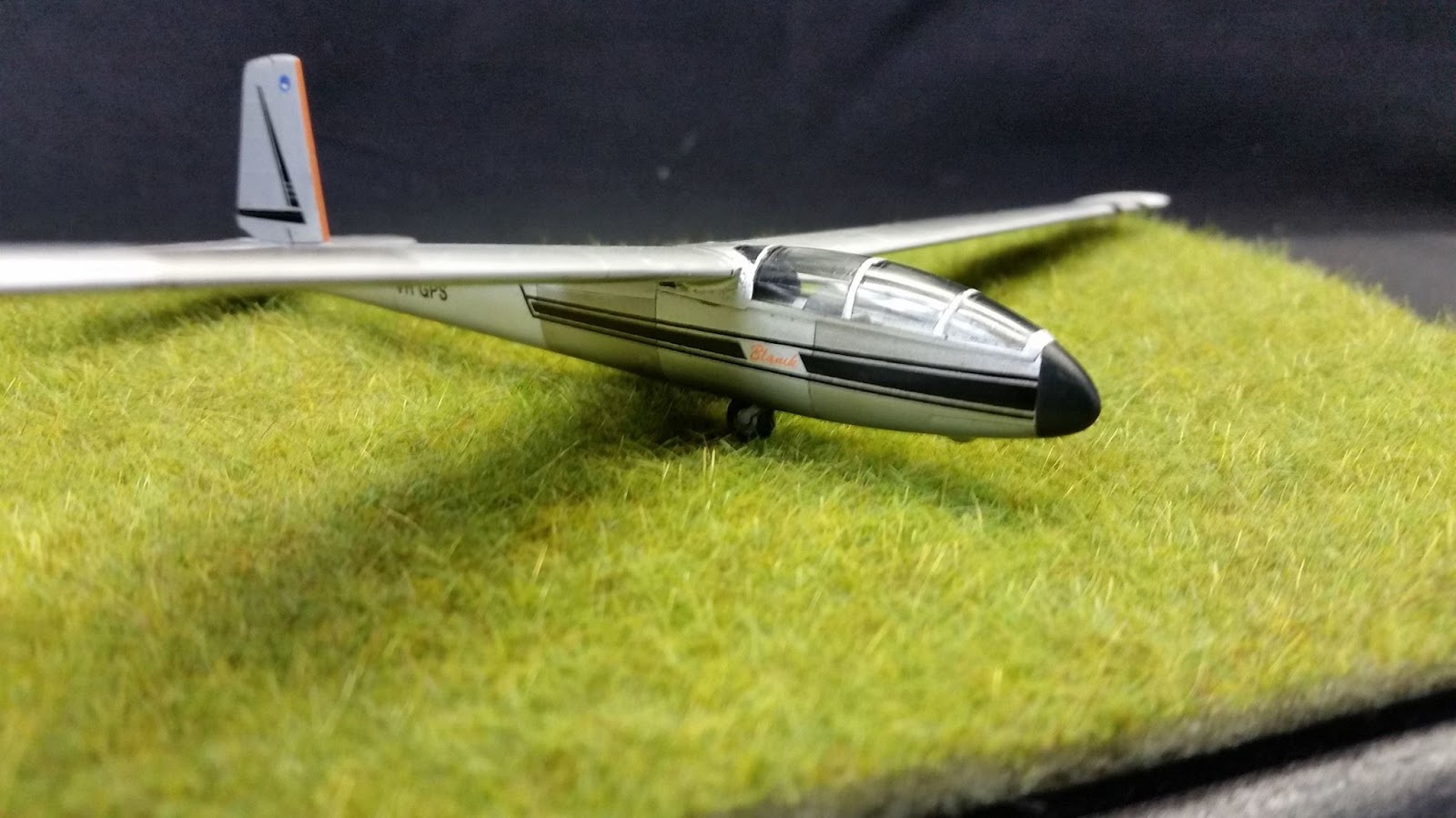 1/72 SH72384 L-13 Blanik built by Grant Barry