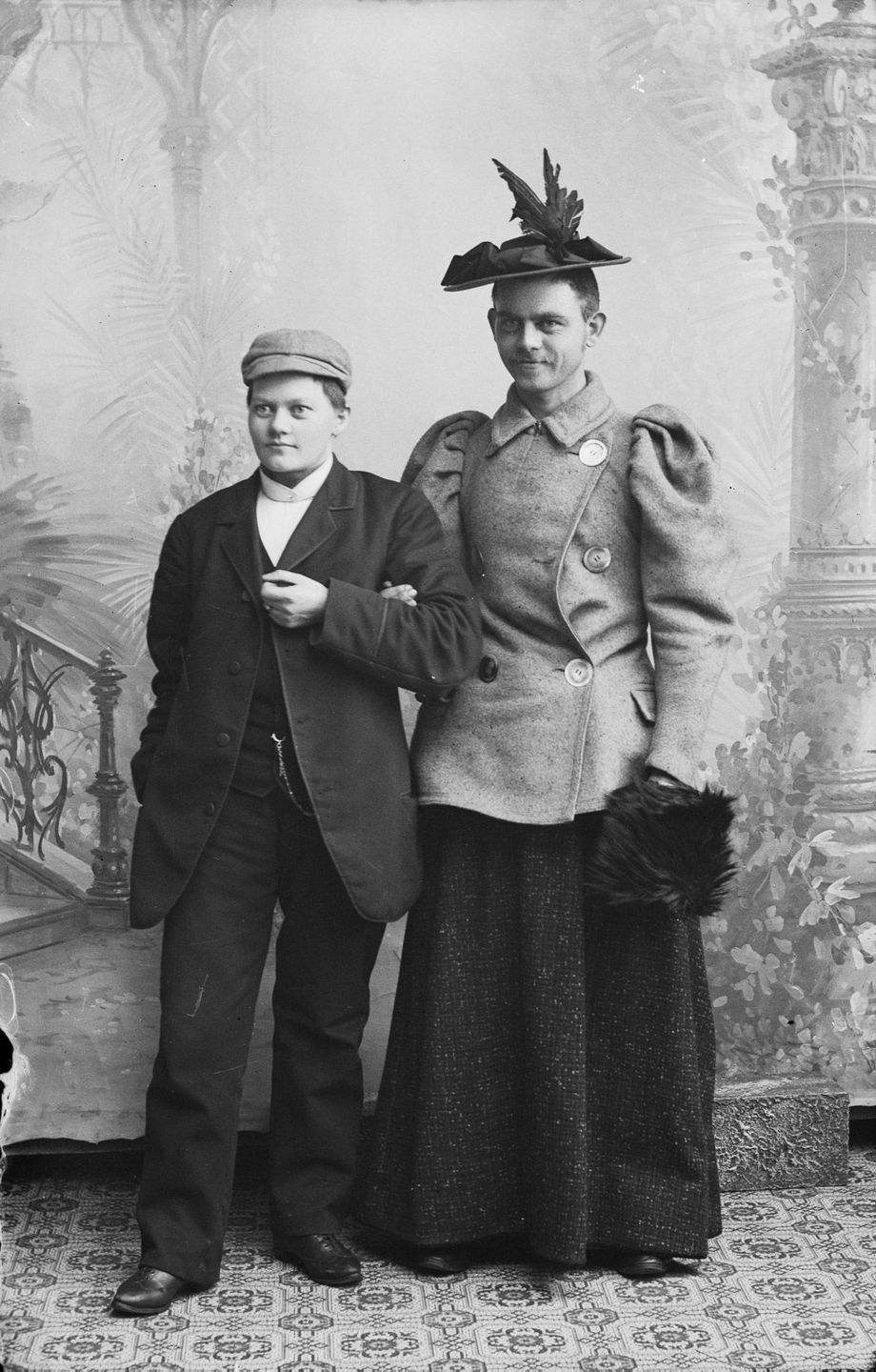 Norwegian Crossdressing: Incredible Private Early 1900s Photos Show Two ...