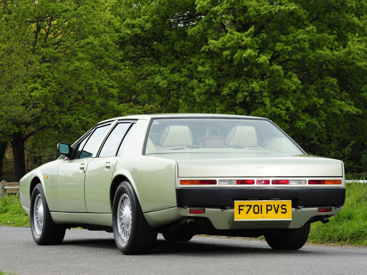 FAB WHEELS DIGEST (F.W.D.): Aston Martin Lagonda Series 2-4 (1976-90)