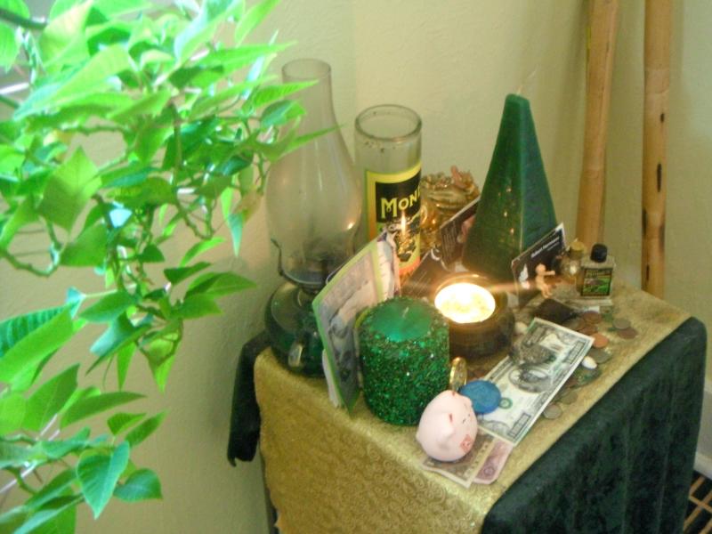 A Contemporary New England Witch - "The F Files" : Designing Altars To ...