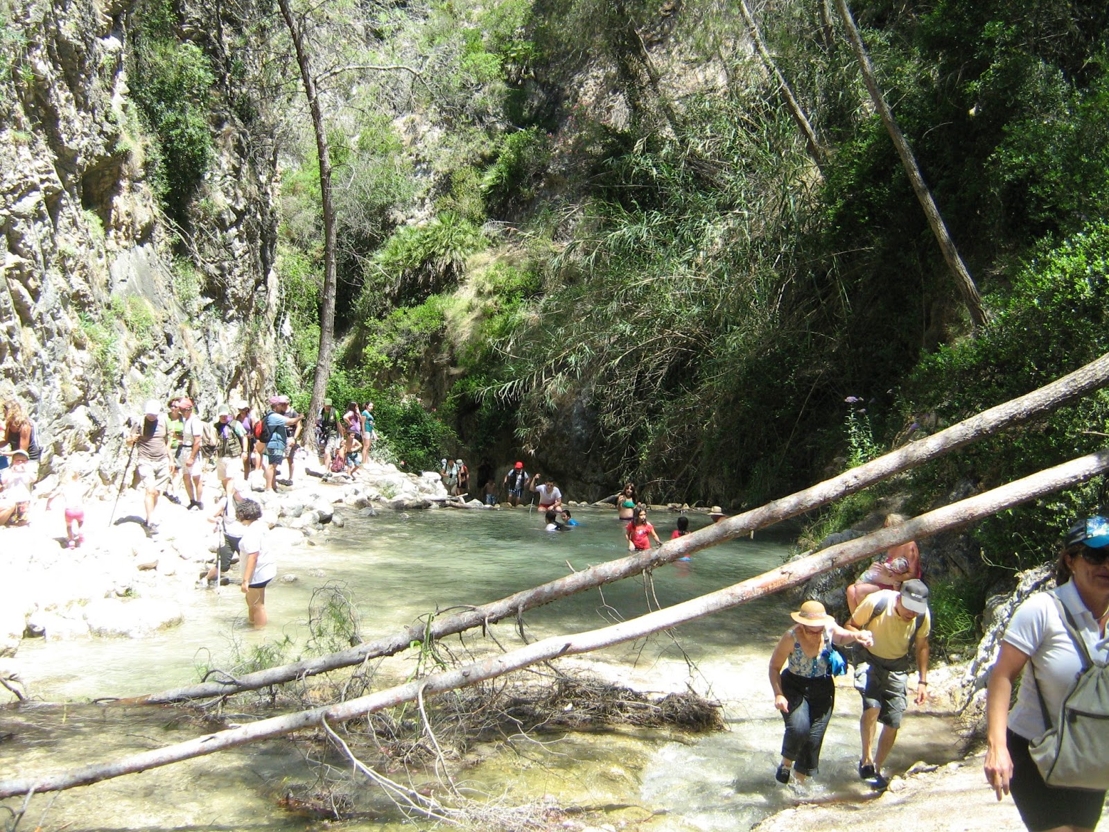 CAMINETE DE LUNA: Imágenes de la ruta al Rio Chillar Nerja