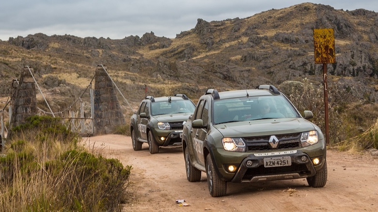 Duster Oroch expedition chega a Fábrica da Renault na Argentina.