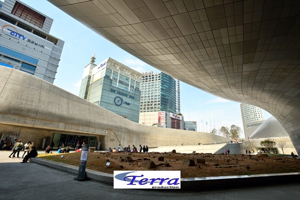 DDP (Dream, Design, Play) in Seoul / 동대문디자인플라자(Dongdaemun Design Plaza ...