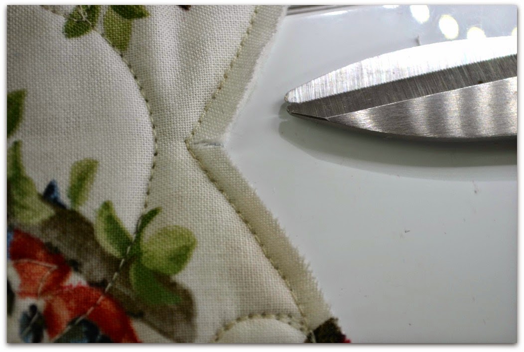 .Quiltscapes.: Fancy Finishes: Scallop-Edge Binding