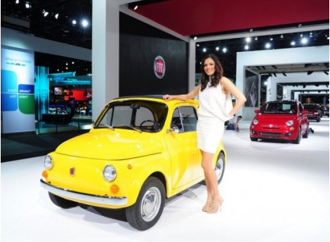 Cars Girls Click: 2011 Detroit Auto Show Girls. Hot girl in the event