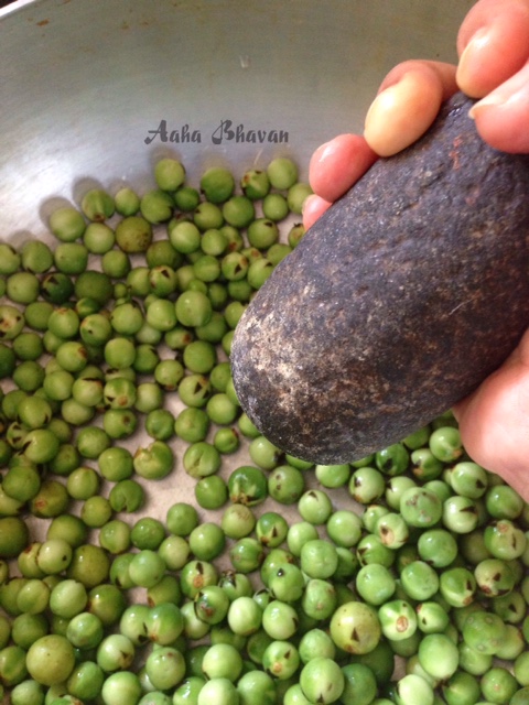 AAHA bhavan: Chundakka Vathal / Preserving Pea Eggplant / Drying Turkey ...