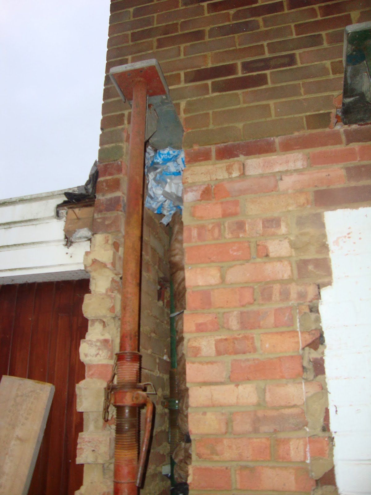 Moving to Earley: Propping the walls