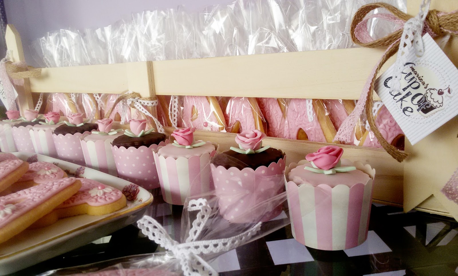 mariza's Cup Of Cake: Η ρομαντική βάπτιση της Αθηνάς με μπισκότα και ...