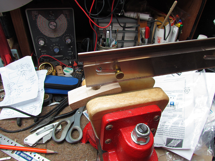 DIY Fret Tang Nipper Jig/Tool Crawls Backward (When Alarmed)