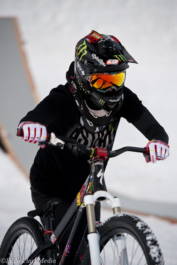 ELBRY SANDLAND: Mike Montgomery + Novik