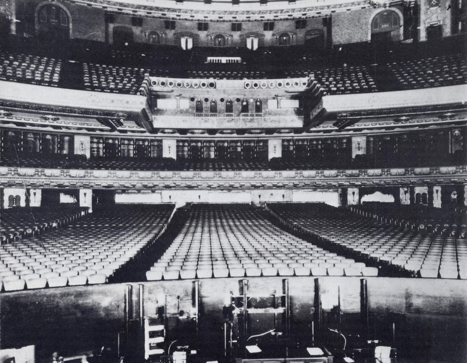 Frank's Place: The Roxy Theatre