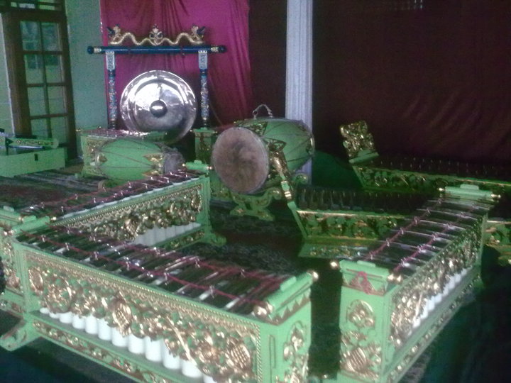 PENGRAJIN GAMELAN "ATMAJA GONG": contoh gamelan