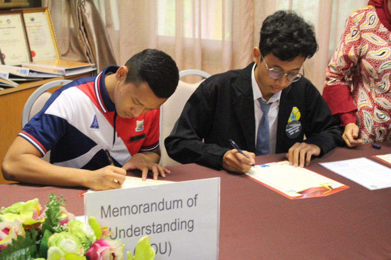 Johor Student Leaders Board (SLB): Menerima Tetamu dari SMA Negeri 19 ...