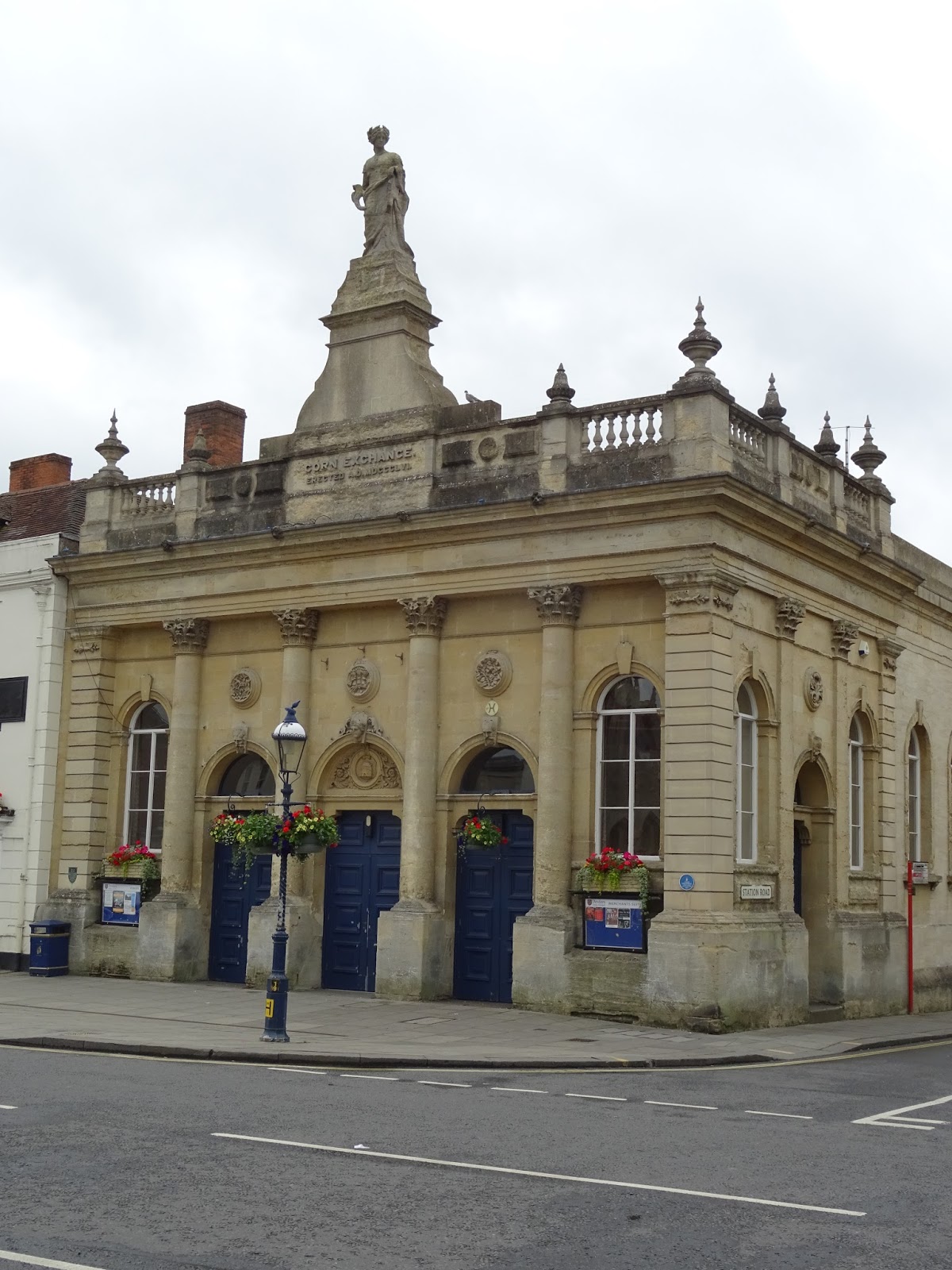 NB Holderness: Round Devizes.